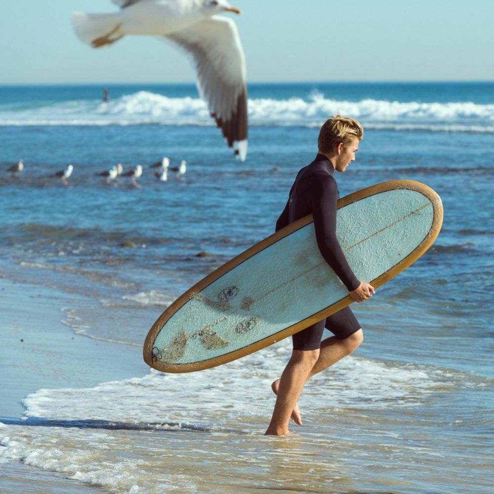 VINTAGE SURFER - urbanarts